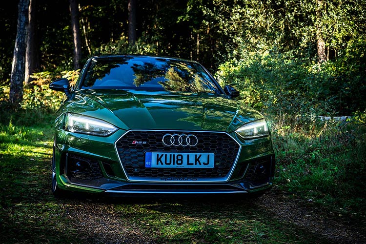 Audi RS5 Carbon Edition Review – Classy Coupe For Speed Freaks!